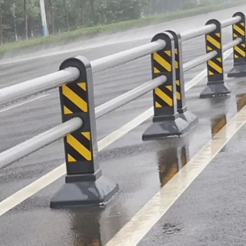 Advanced Traffic Separation Safety Barrier in Residential Area Traffic ...